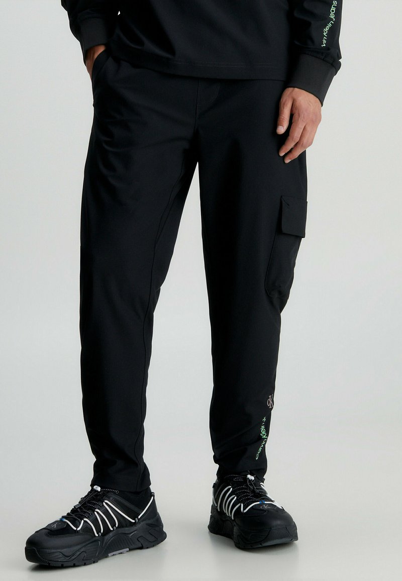 Calvin Klein Jeans Cargohose Ck Black Schwarz Zalando At