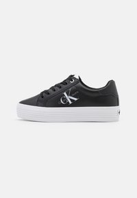 Calvin Klein Jeans VULC FLATFORM LACEUP - Sporta apavi - black/melns ...