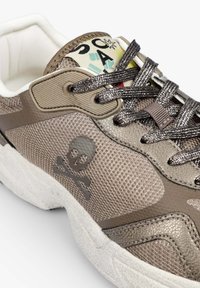 Scalpers NIEVES - Sneaker low - old gold/goldfarben - Zalando.at