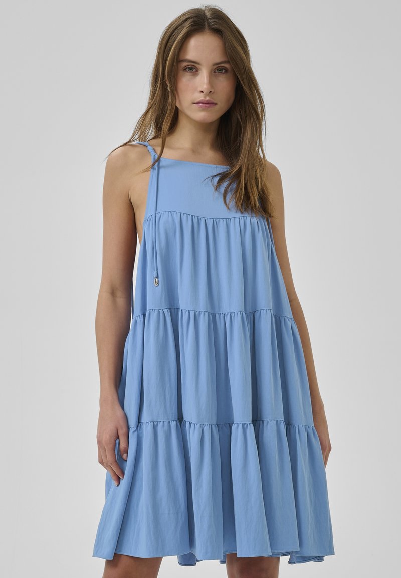 My Essential Wardrobe MWGILDA STRAP SHORT - Hverdagskjole - silver ...