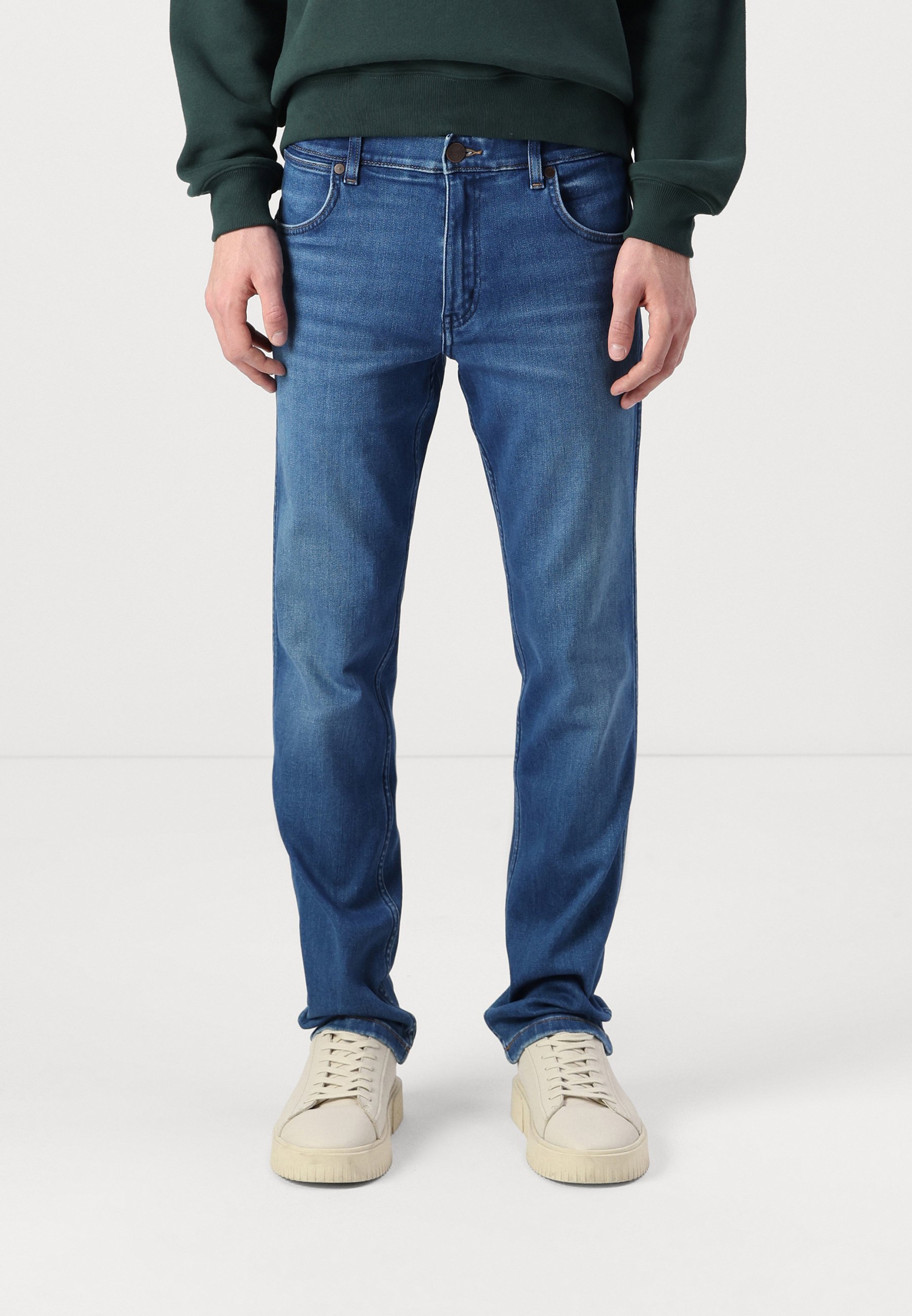 Wrangler GREENSBORO Straight leg jeans azure sky blue denim Zalando