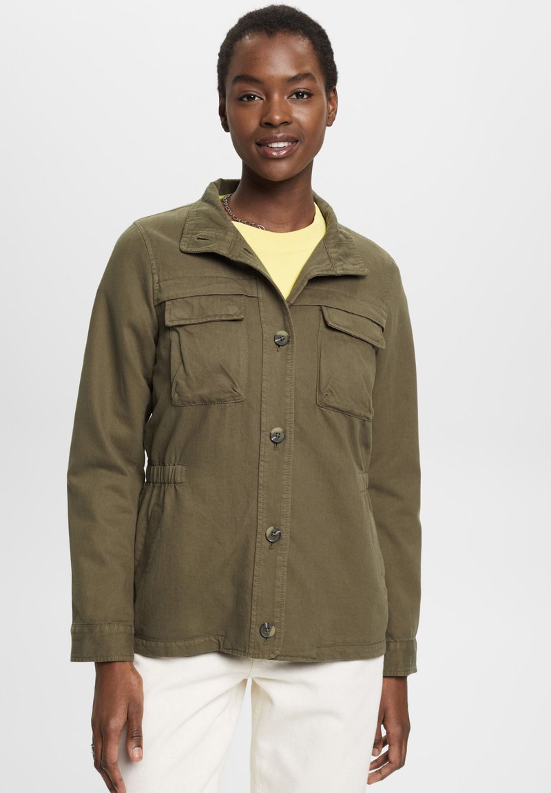 Esprit UTILITY JKT - Chaqueta fina - khaki green/caqui - Zalando.es