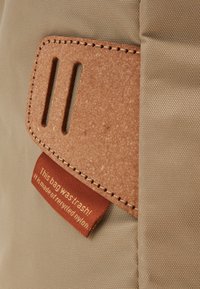 Doughnut CHRISTOPHER JUNGLE BACKPACK UNISEX - Rugzak - beige - Zalando.nl
