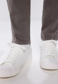 Springfield Jeans Straight Leg - dark grey/dunkelgrau - Zalando.de