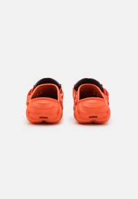 Crocs ECHO REFLECTIVE LACES UNISEX - Badesandaler - lava/rød - Zalando.no