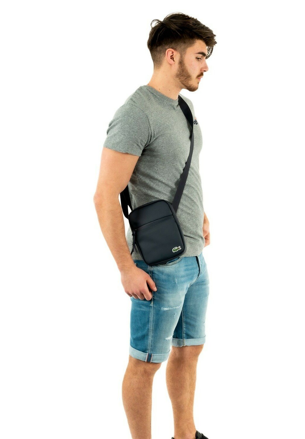 Lohn Konflikt Flüchtigkeit lacoste kleine umhängetasche Schlüssel Bett ...