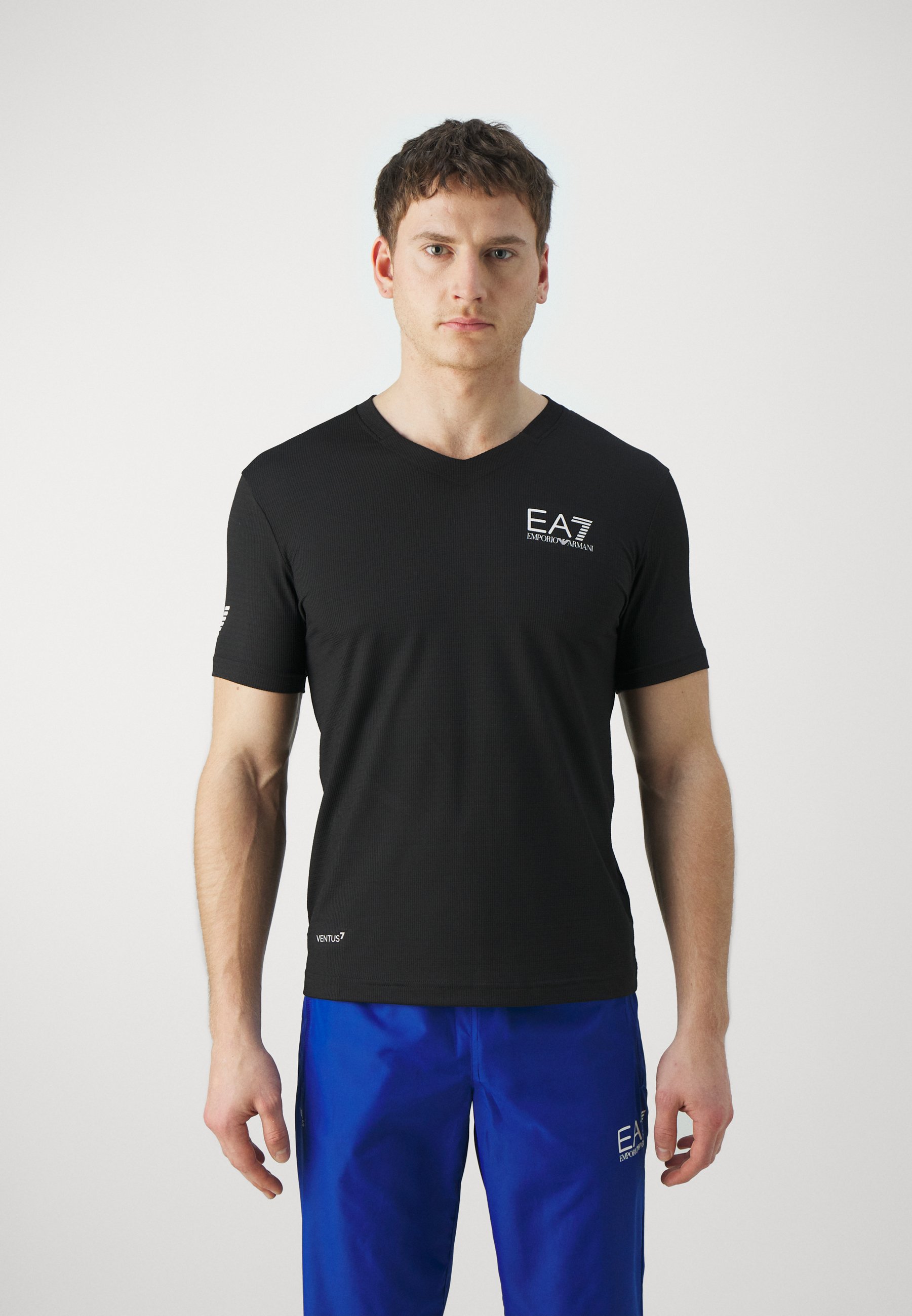 EA7 Emporio Armani TENNIS PRO TEE TEXTURED - Sport T-Shirt - black/schwarz - Zalando.ch