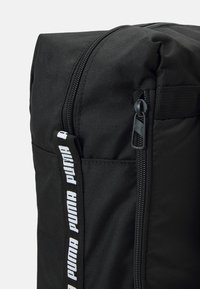 Puma EVOESS BOX BACKPACK UNISEX - Tagesrucksack - black/schwarz ...