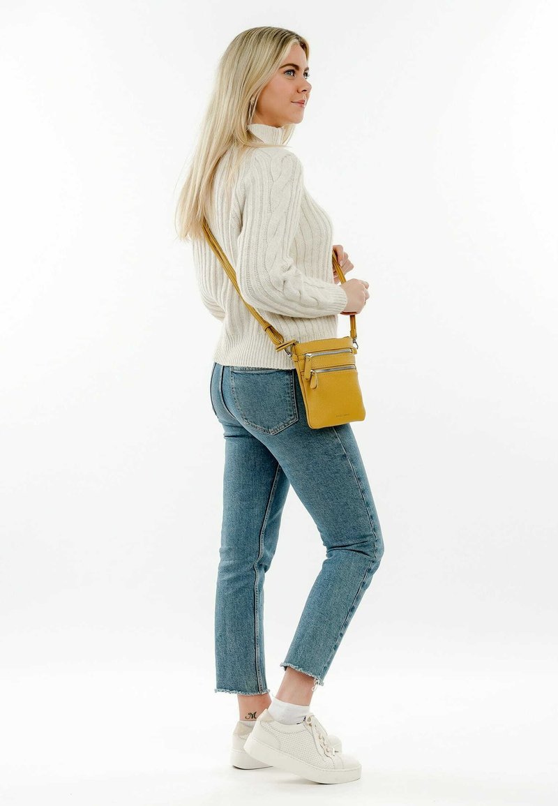 Emily & Noah EMMA - Schoudertas - mustard/mosterdgeel - Zalando.nl