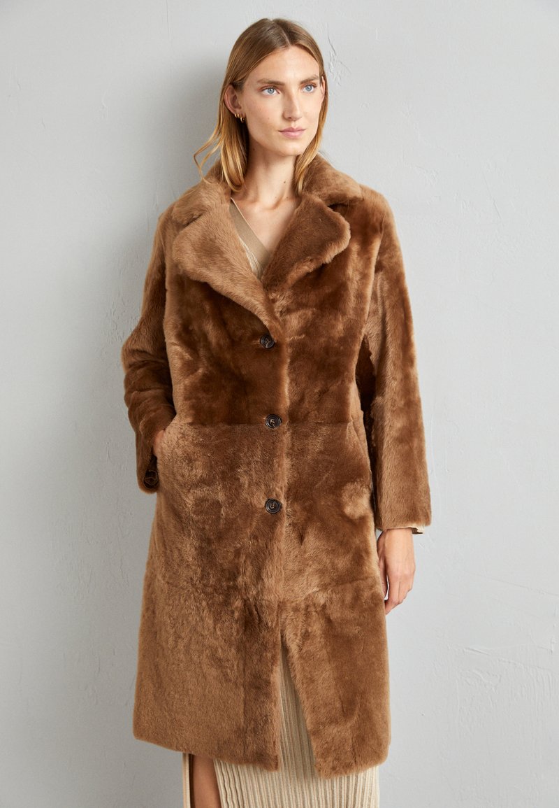 STUDIO ID RUE REVERSALBLE COAT - Classic coat - honey silky/brown ...