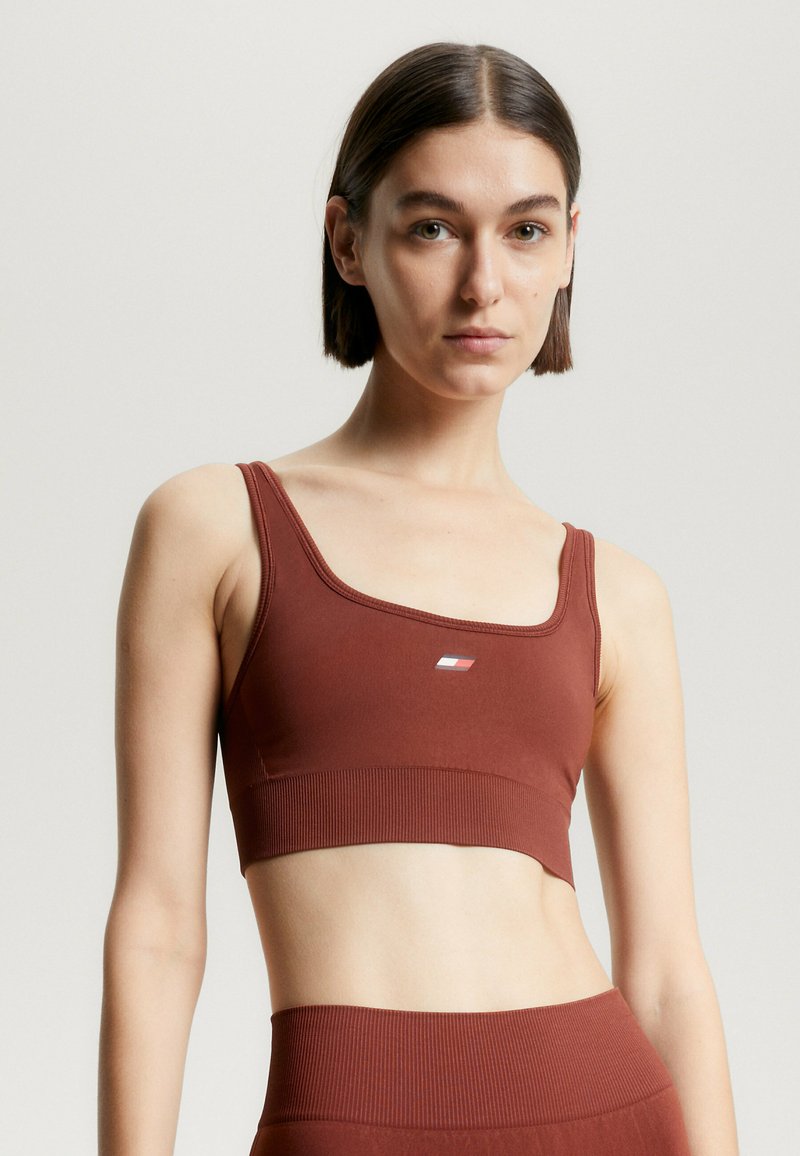 Tommy Hilfiger ESSENTIAL LOW SUPPORT SKINNY FIT - Bustier - redwood ...