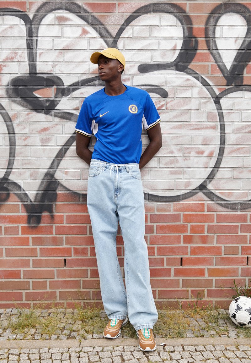 Nike Performance CFC M NK DF STAD JSY SS HM - Sports T-shirt - rush ...