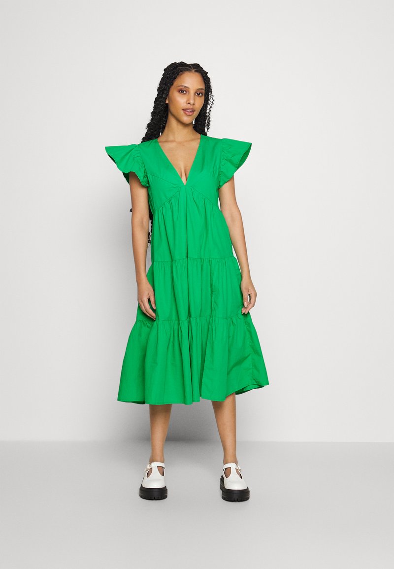 Vero Moda Petite VMJARLOTTE CALF SLIT DRESS - Day dress - bright green ...