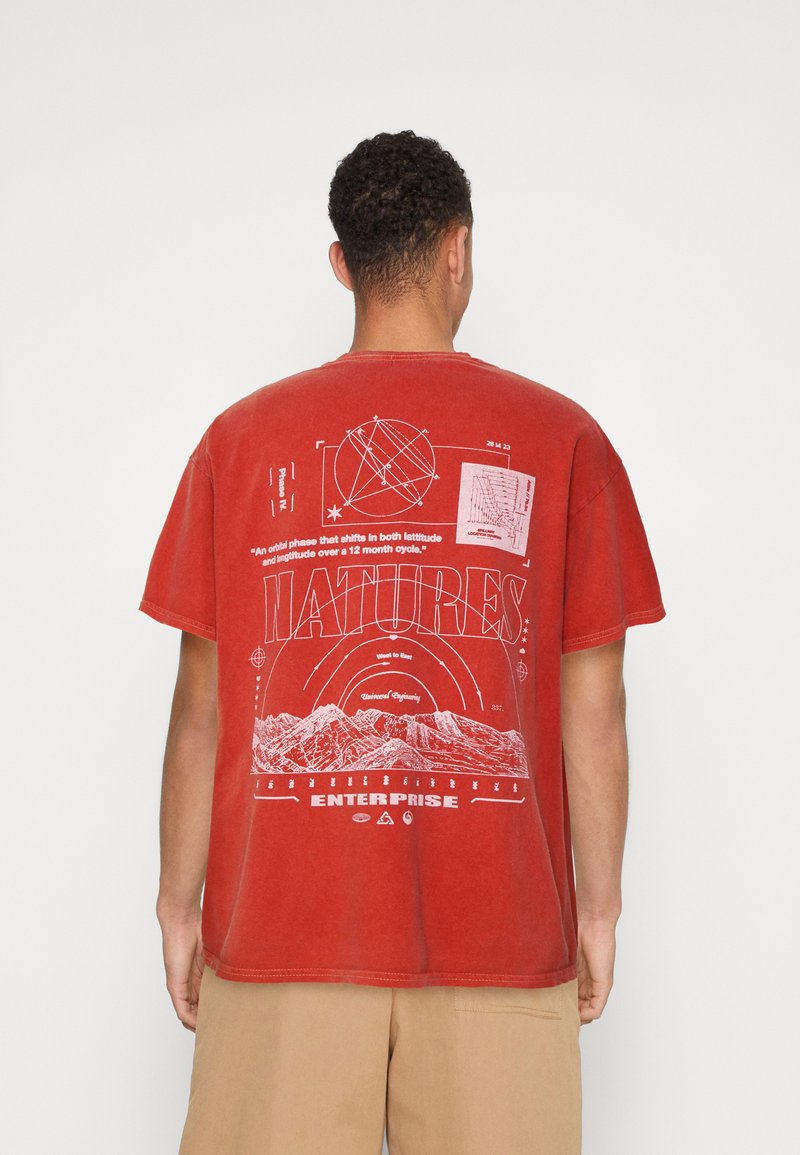 BDG Urban Outfitters NATURES ENTERPRISE - Print T-shirt - washed red ...