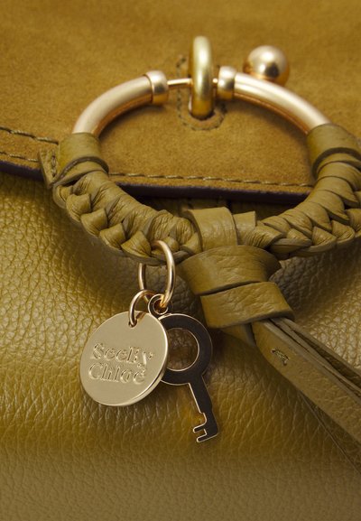See by Chloé JOAN - Handtasche - olive/khaki - Zalando.at