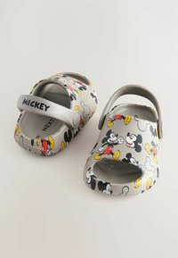Next REGULAR FIT - MICKEY MOUSE WITH BACK STRAP - Sandalias - grey/gris ...