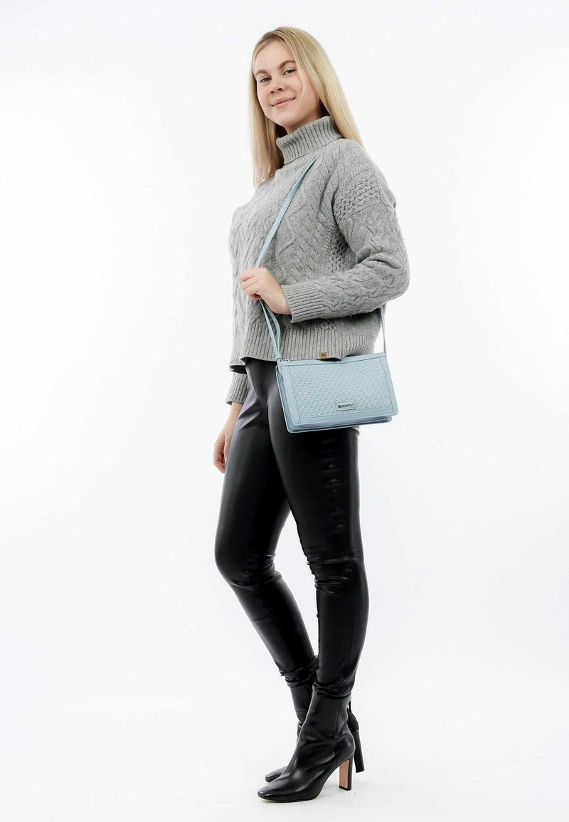 Emily & Noah BRENDA - Bandolera - lightblue/azul claro - Zalando.es