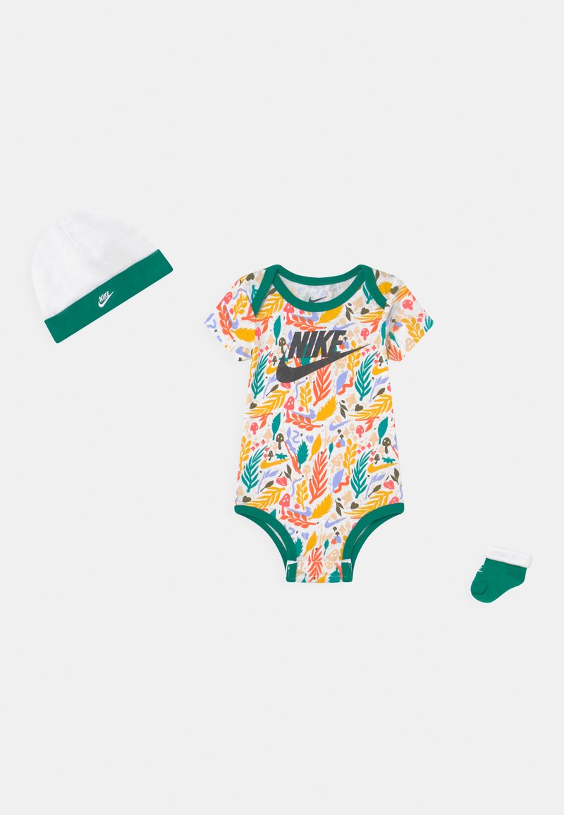Nike Sportswear GIFTING FOREST FORAGERS HAT BODYSUIT BIB UNISEX SET - T ...