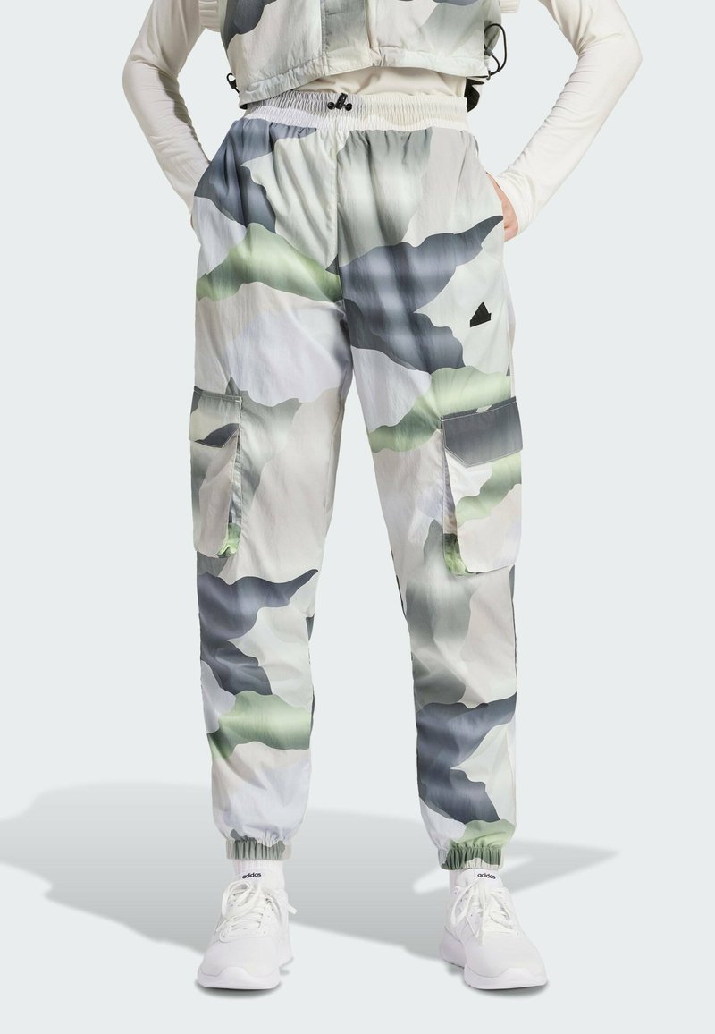 adidas Sportswear CITY ESCAPE CAMO PRINT - Trousers - legend ivy carbon ...