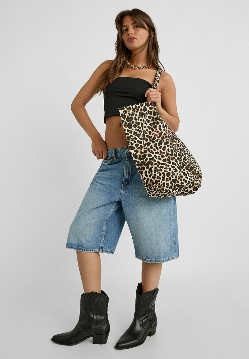 Stradivarius LEOPARD - Shopping bags - mottled beige/beigemeleret ...