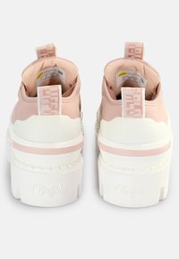 Buffalo RAVEN LO - Zapatillas - altrosa/rosa - Zalando.es