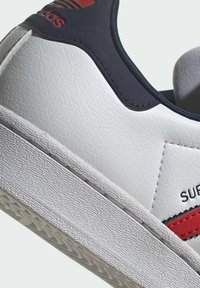adidas Originals SUPERSTAR - Sneaker low - cloud white better scarlet ...