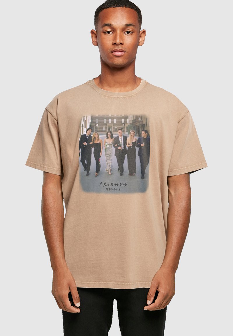 ABSOLUTE CULT FRIENDS - REUNION ACID WASHED OVERSIZE TEE - T-Shirt ...