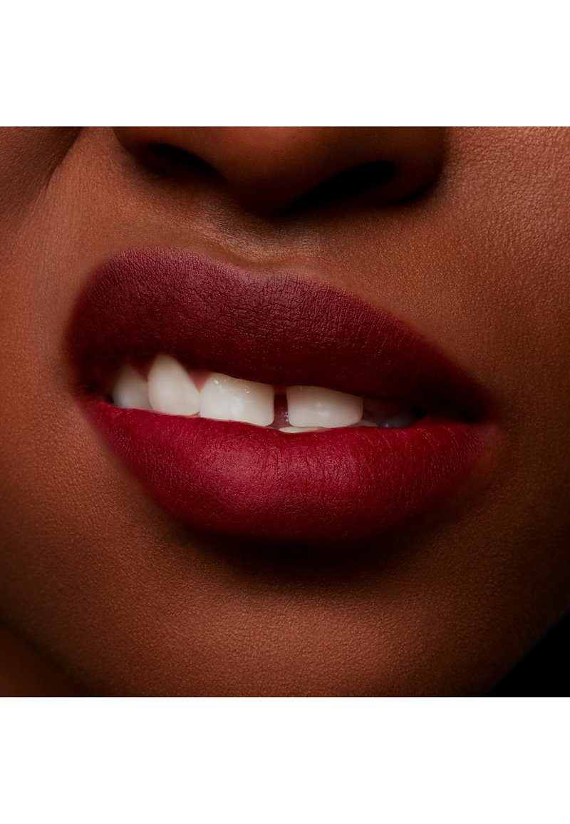 Mac Lipstick Lingering Kiss