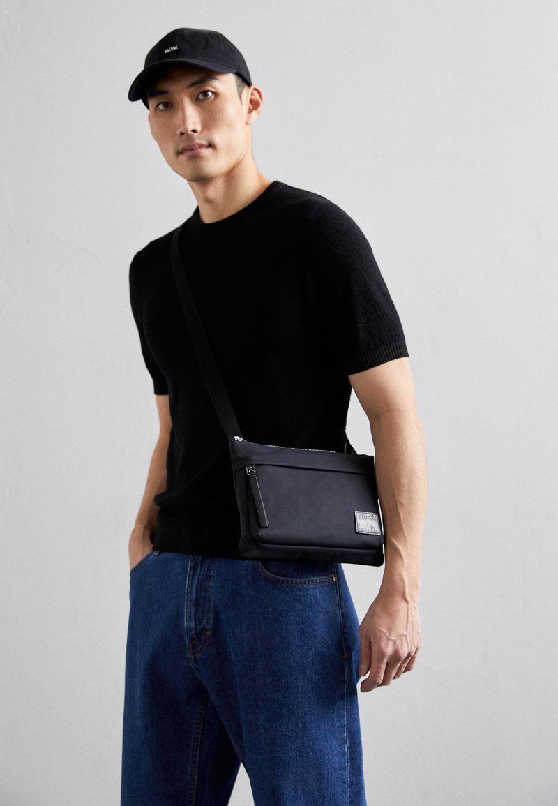 Paul Smith UNISEX - Across body bag - black/dark blue - Zalando.co.uk