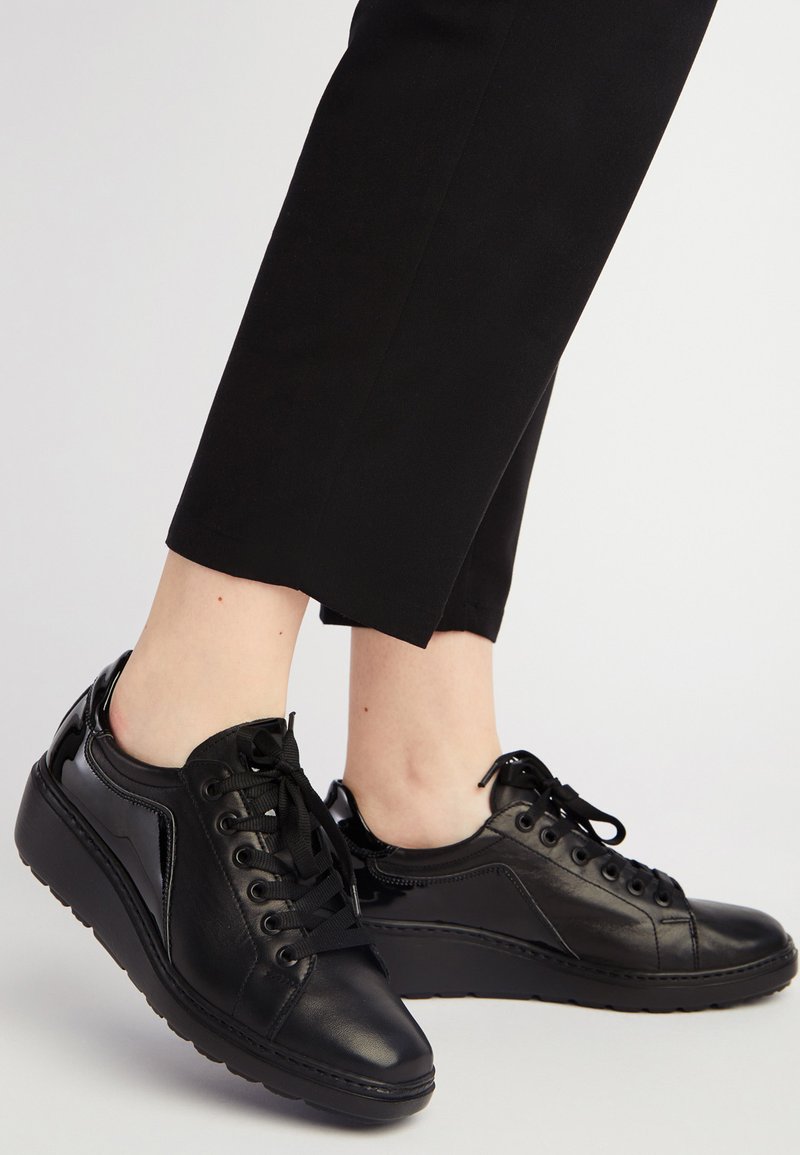 RYŁKO Casual lace-ups - black - Zalando.ie