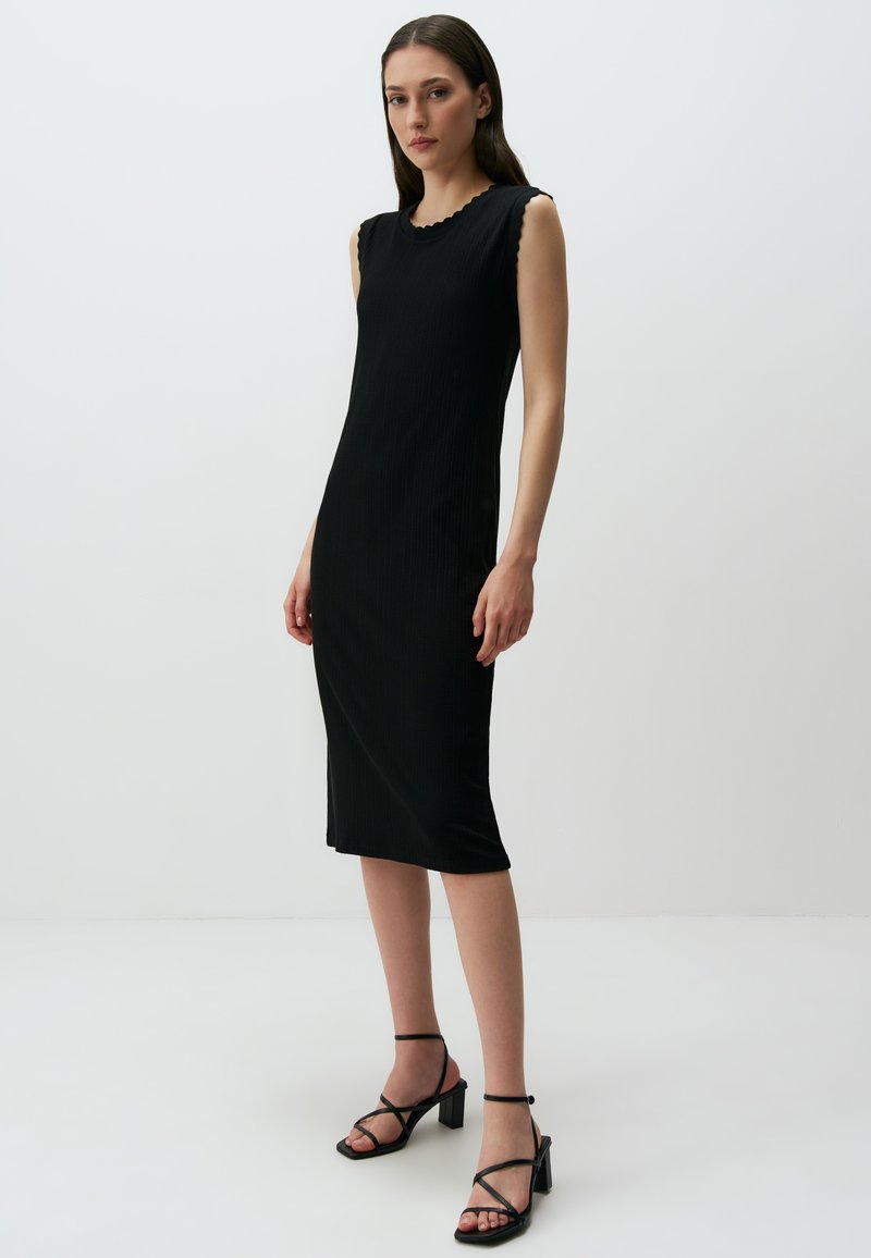 Jimmy Key ROUND NECK SLEEVELESS STRAIGHT MIDI - Etuikleid - black ...