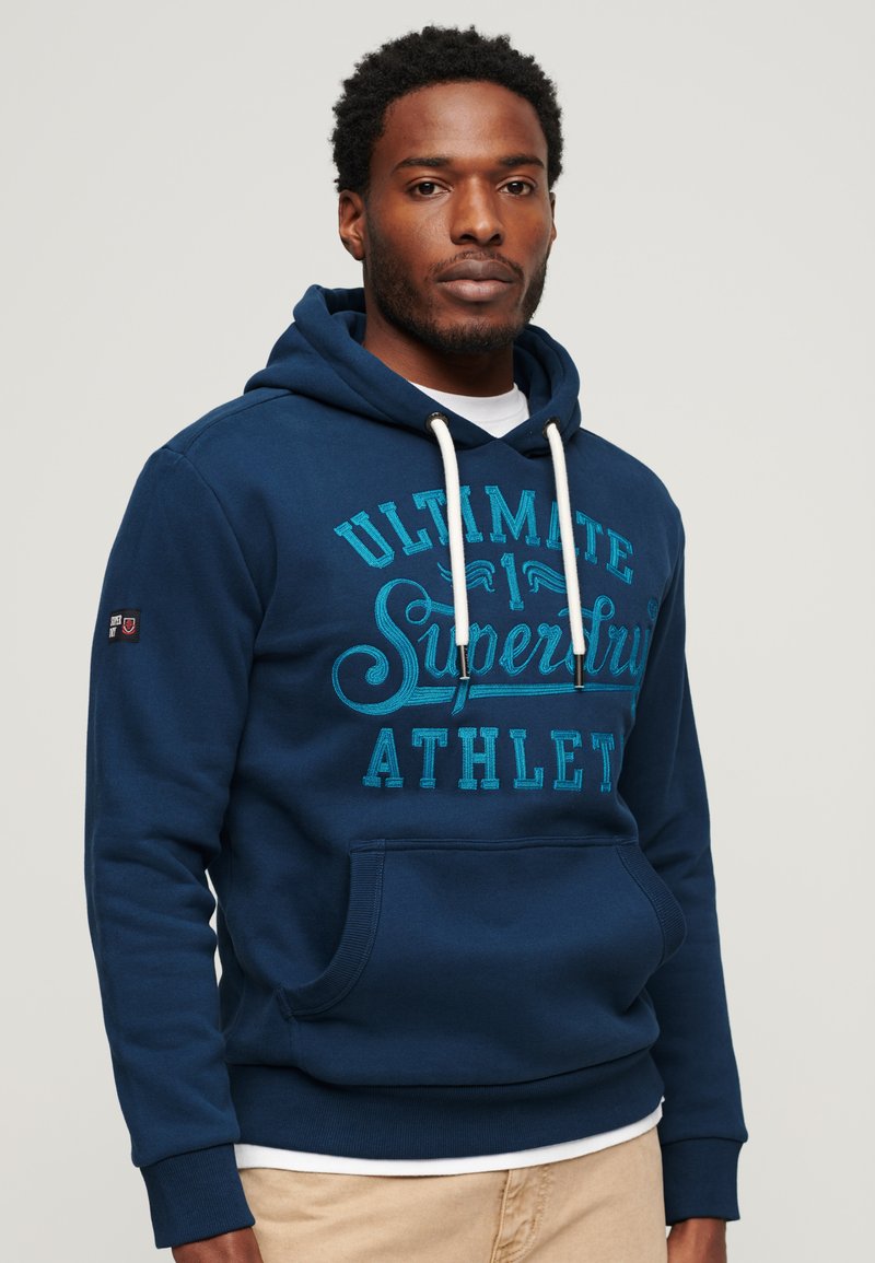 Superdry ATHLETIC SCRIPT EMBROIDERED GRAPHIC - Kapuzenpullover - blue ...