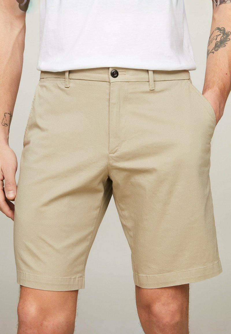 Tommy Hilfiger Shorts - beige/light brown - Zalando