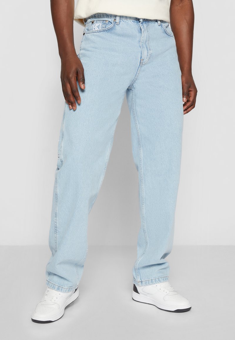 Karl Kani RETRO BAGGY WORKWEAR - Jeans Relaxed Fit - bleached blue/blau - Zalando.at