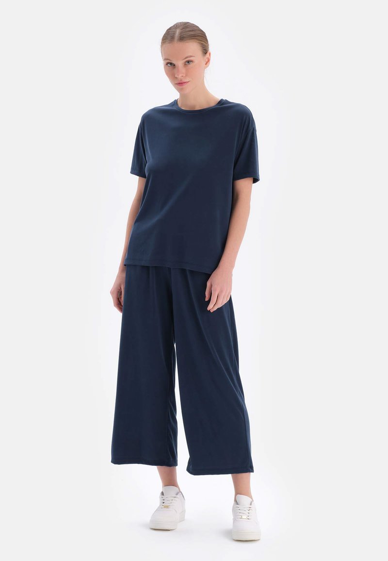 DAGI Tracksuit bottoms - dark blue - Zalando.de