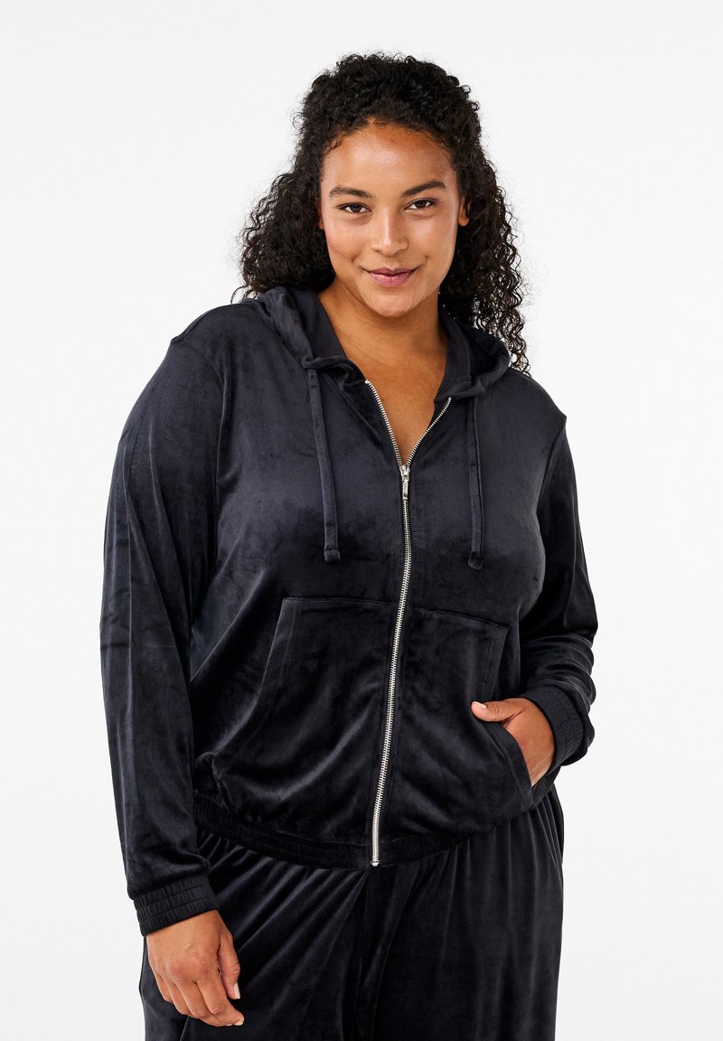Zizzi MIT KAPUZE - Mikina na zip - black/černá - Zalando.cz
