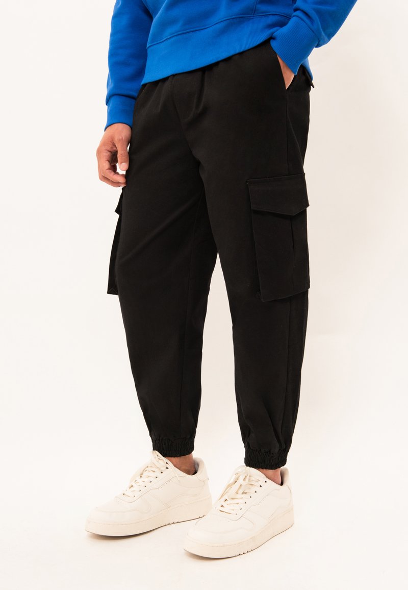 Y218 STUDIO PREMIUM - Pantalon cargo - black/noir - ZALANDO.FR