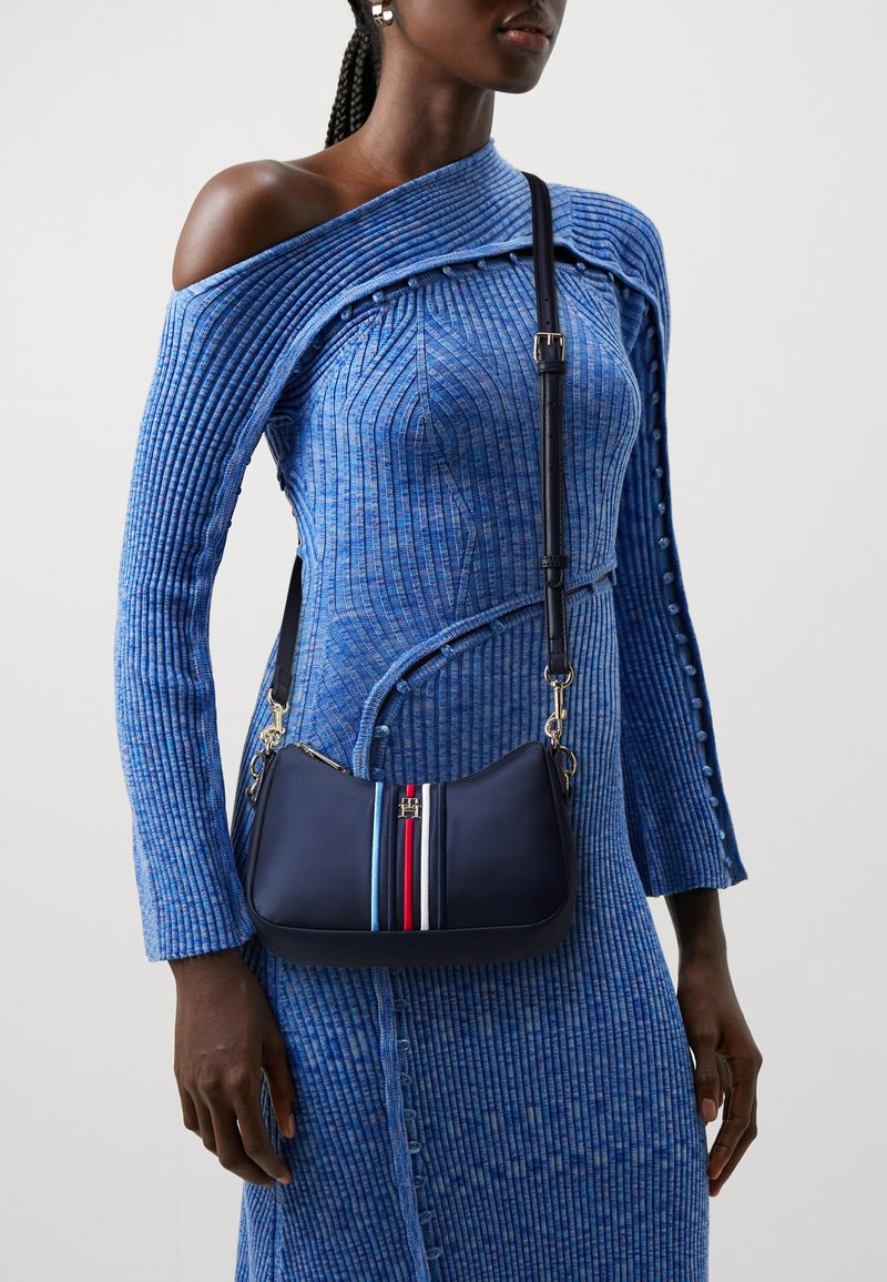 Tommy Hilfiger POPPY SHOULDER CORP - Handtasche - space blue/dunkelblau ...