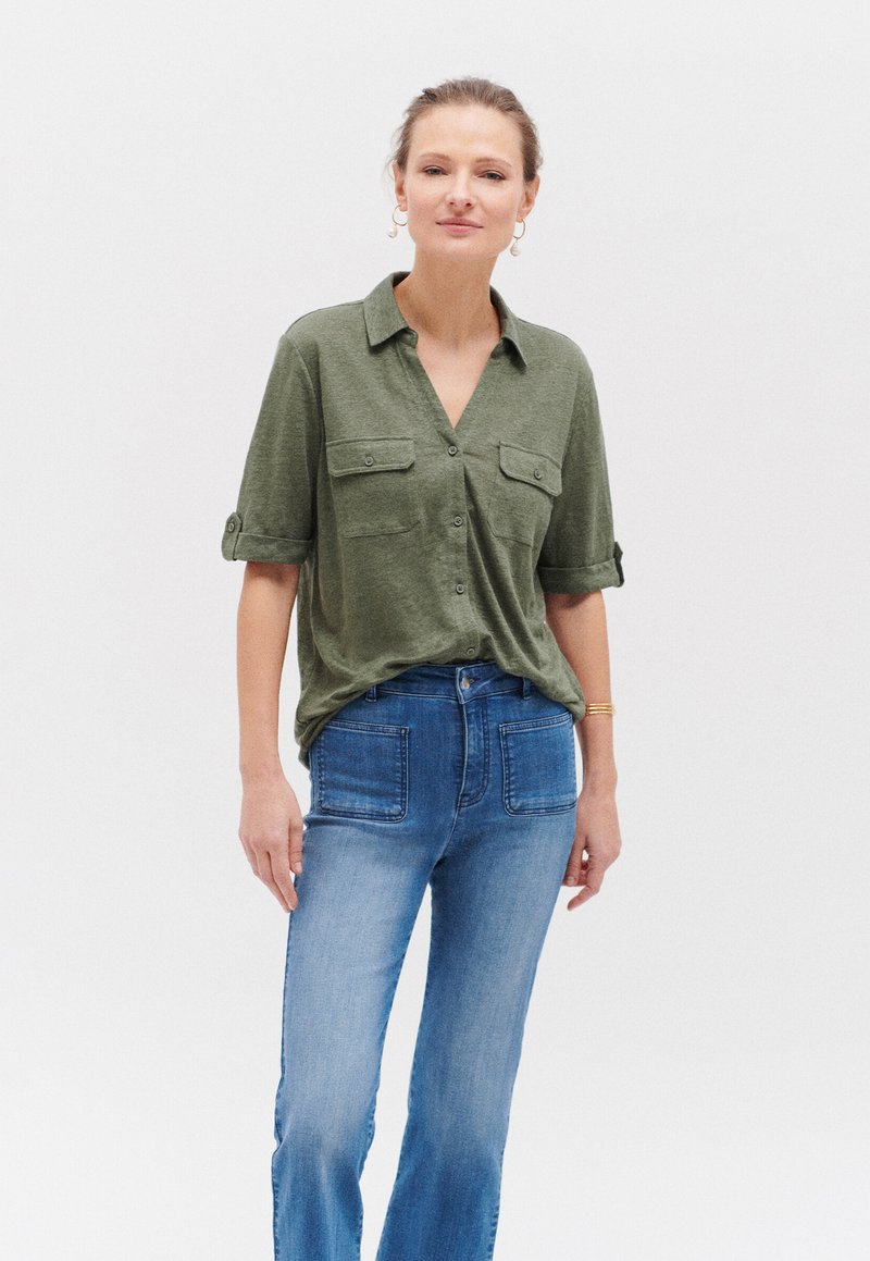 Caroll FRENCH BRAND FASHION ELEGANT MODERN ESTELA - Camisa - vert kaki ...