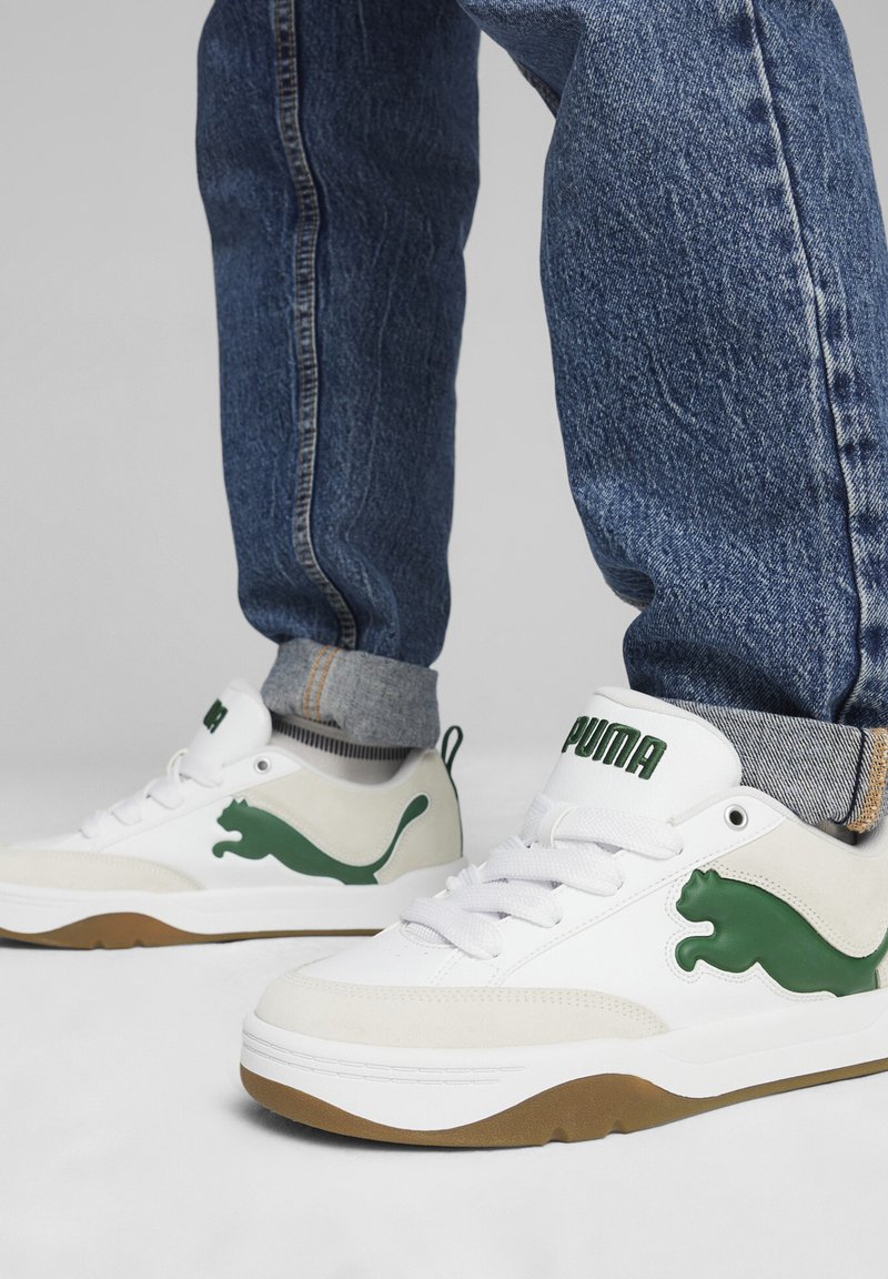 Puma PARK LIFESTYLE - Sneakers basse - white vine vapor gray/bianco ...