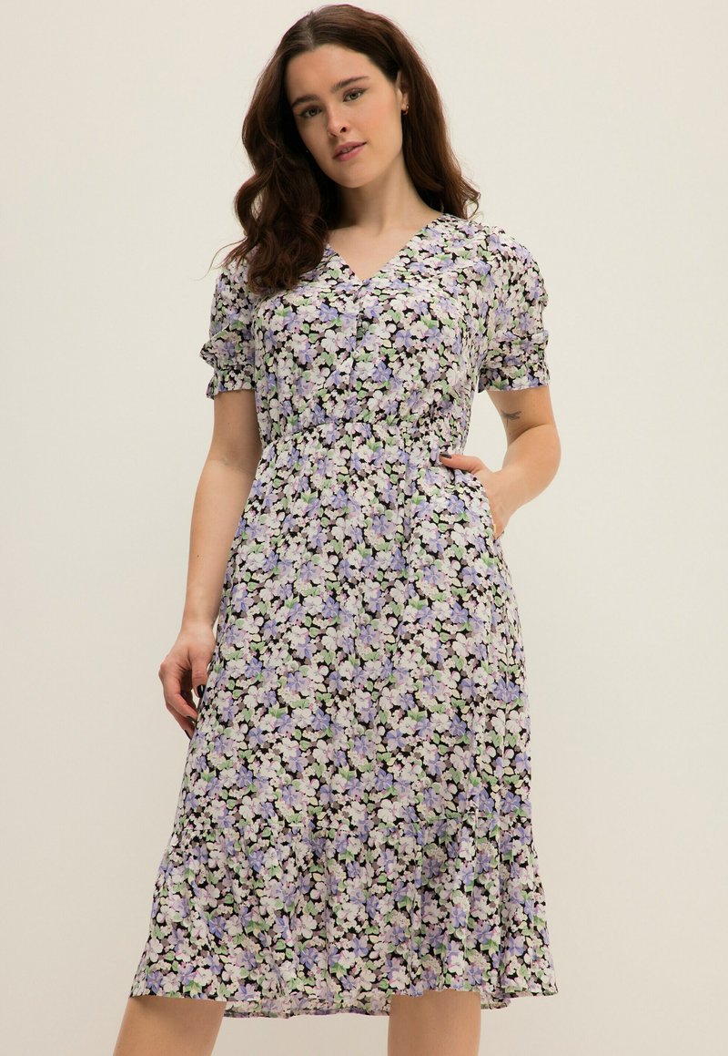 Studio Untold Sukienka letnia/liliowy - Zalando.pl