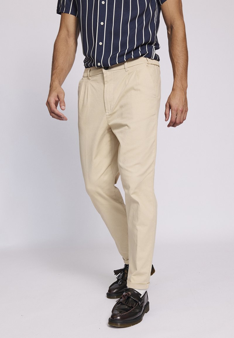 Redefined Rebel Chinos - sandshell/beige - Zalando.de