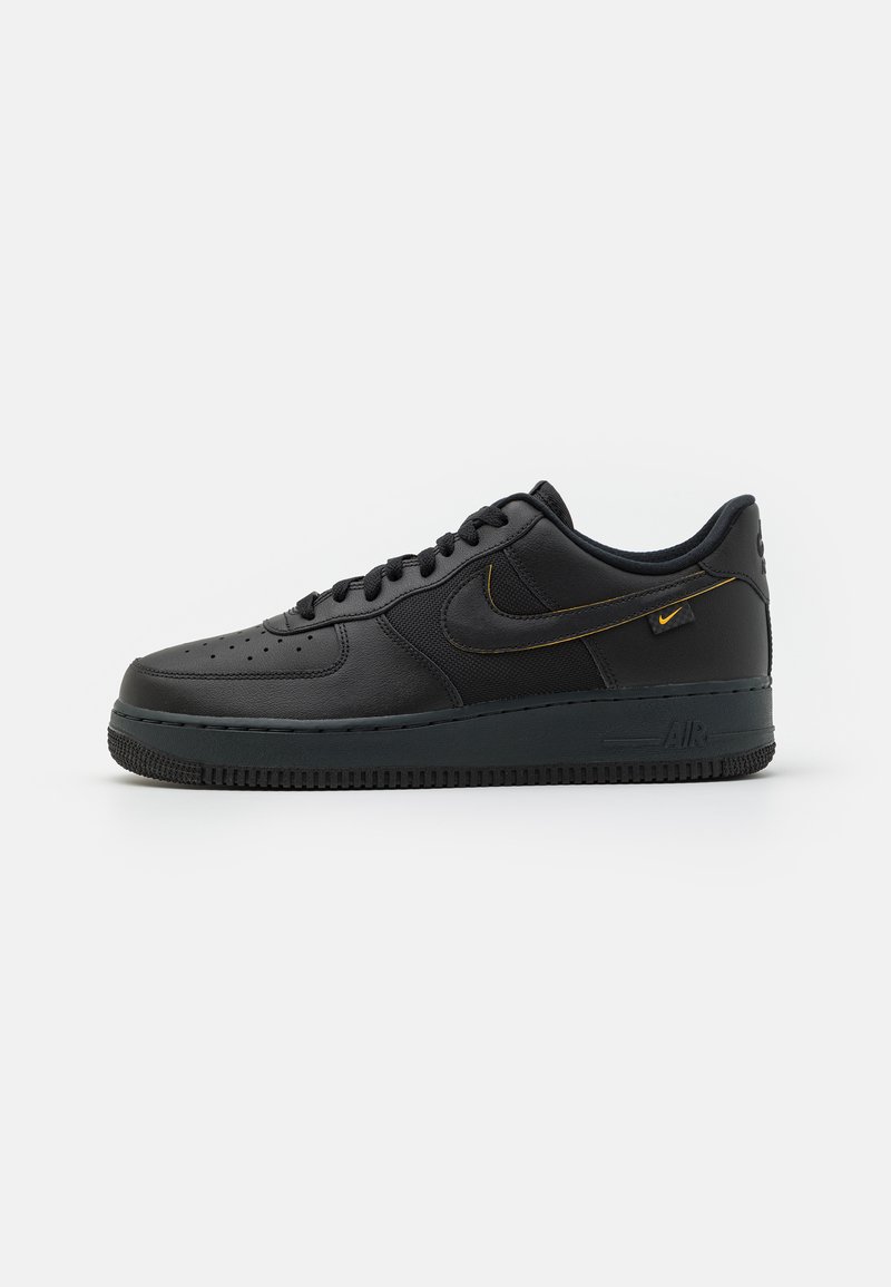 Nike Sportswear Air Force 1 07 Tenisky Black University Gold Dark