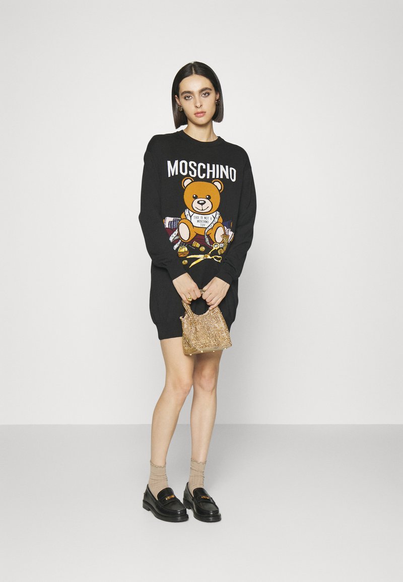 MOSCHINO SEASONAL TEDDY BEAR - Strickkleid - fantasy black/schwarz - Zalando.at