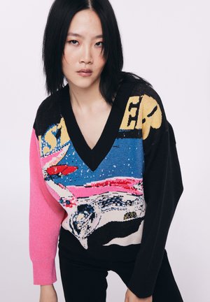 Twist RELAXED FIT TWEED PATCH ACCESSORY - Strickpullover - pink ...