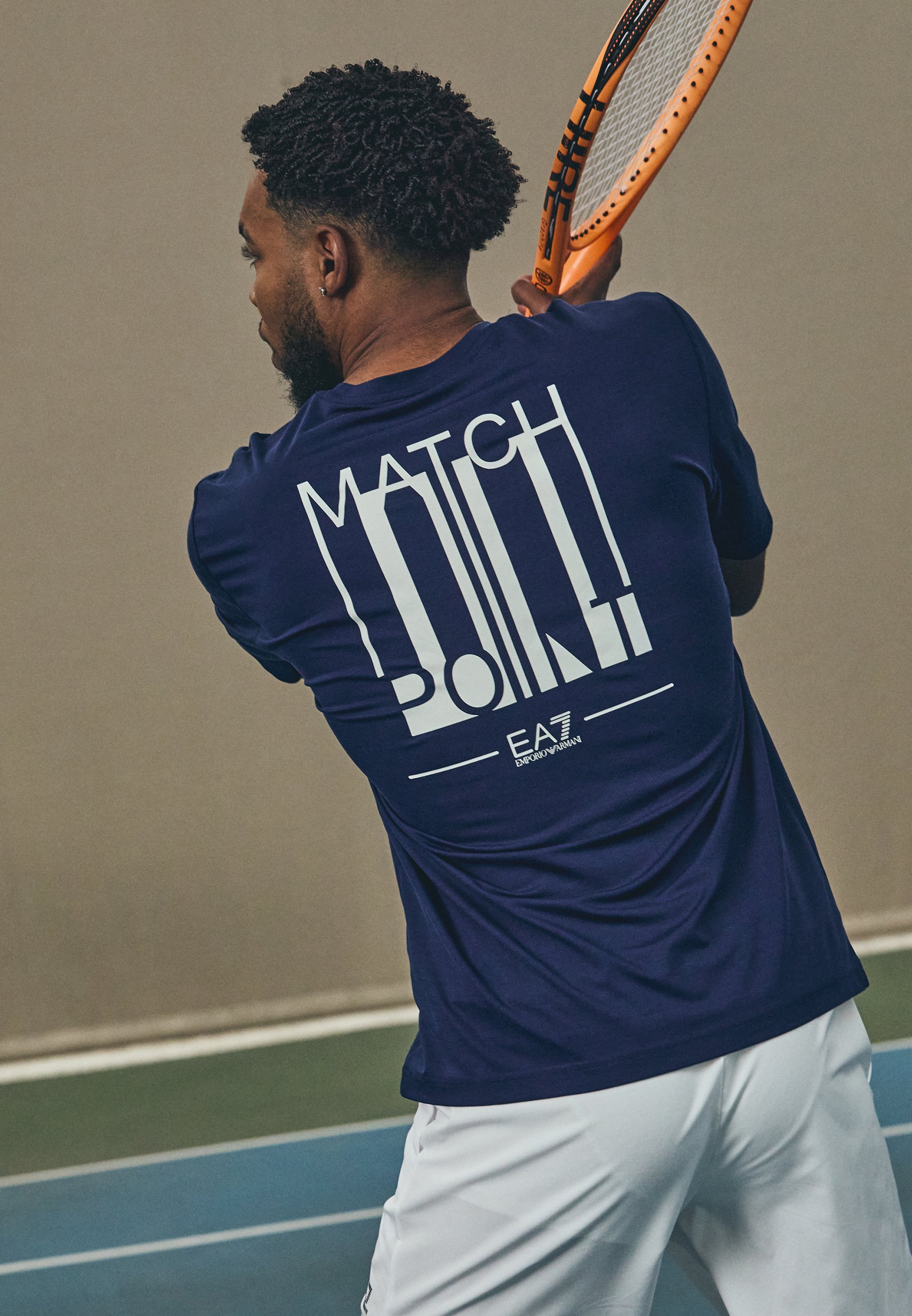 EA7 Emporio Armani TENNIS CLUB TEE T shirt imprime medieval blue bleu marine ZALANDO.FR