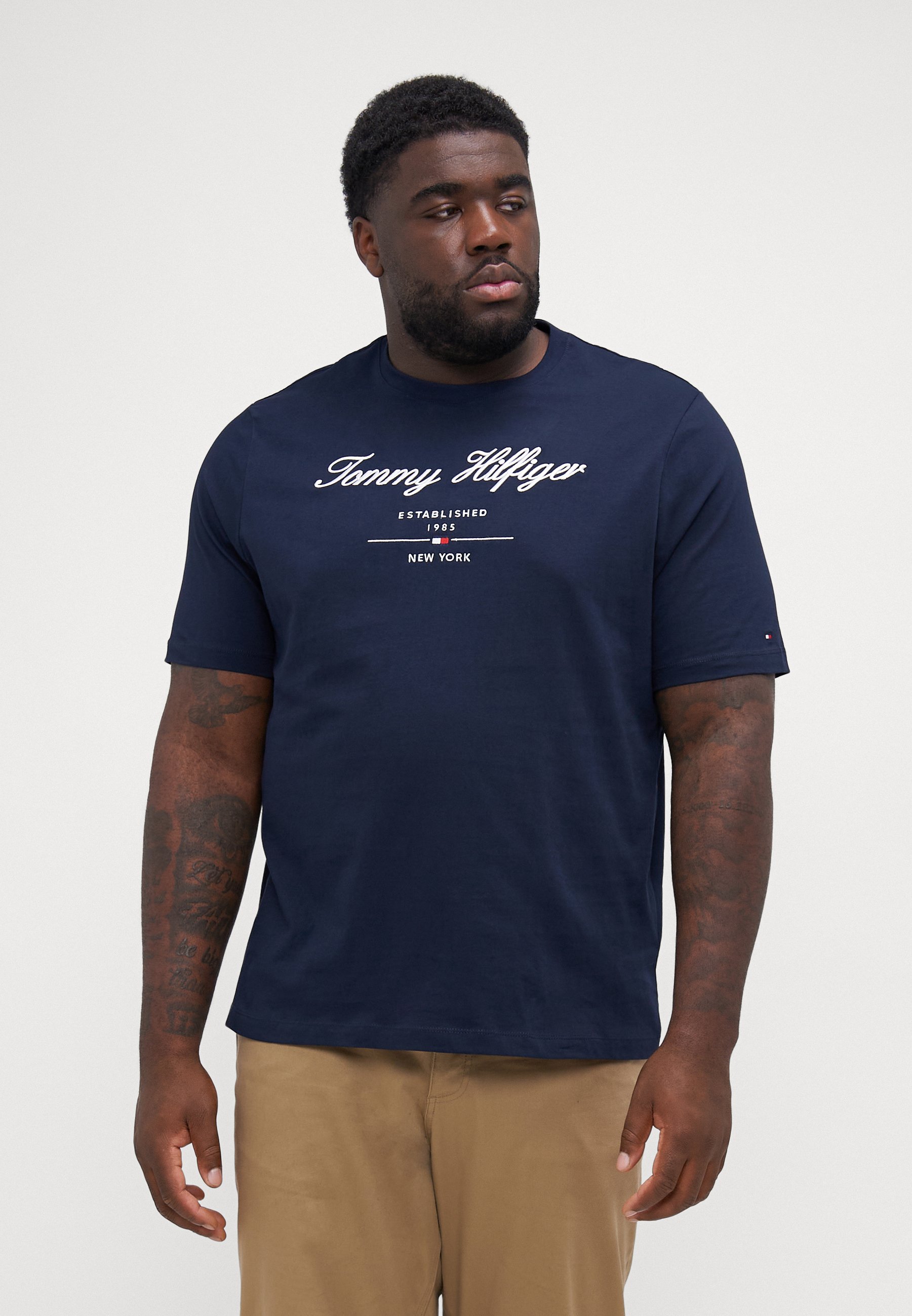 Tommy jeans script t shirt store
