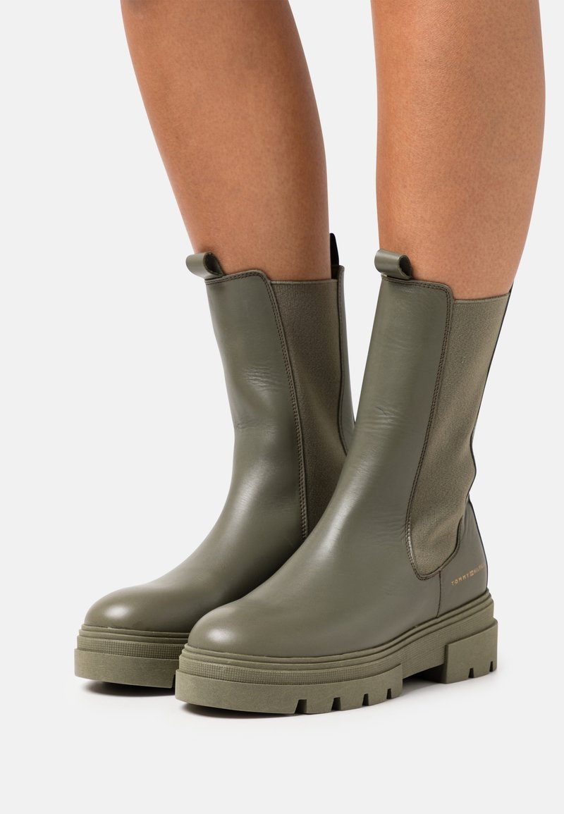 Tommy Hilfiger Platform boots - khaki - (Pre-owned) - Zalando