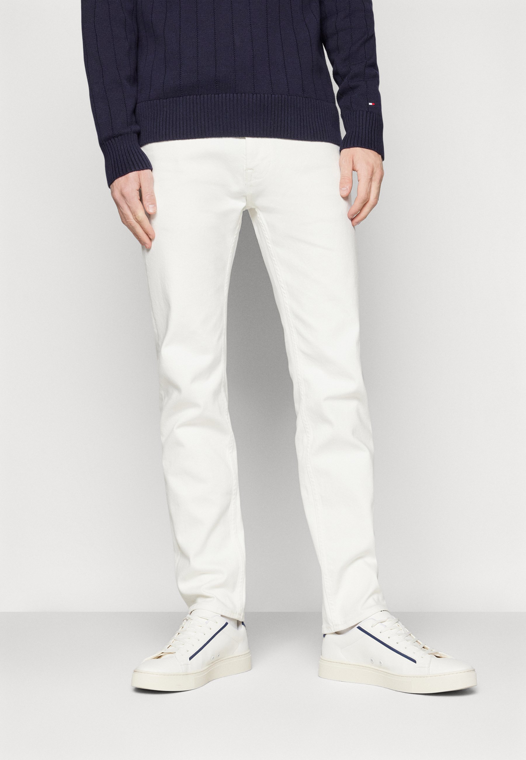 White jeans tommy hilfiger store