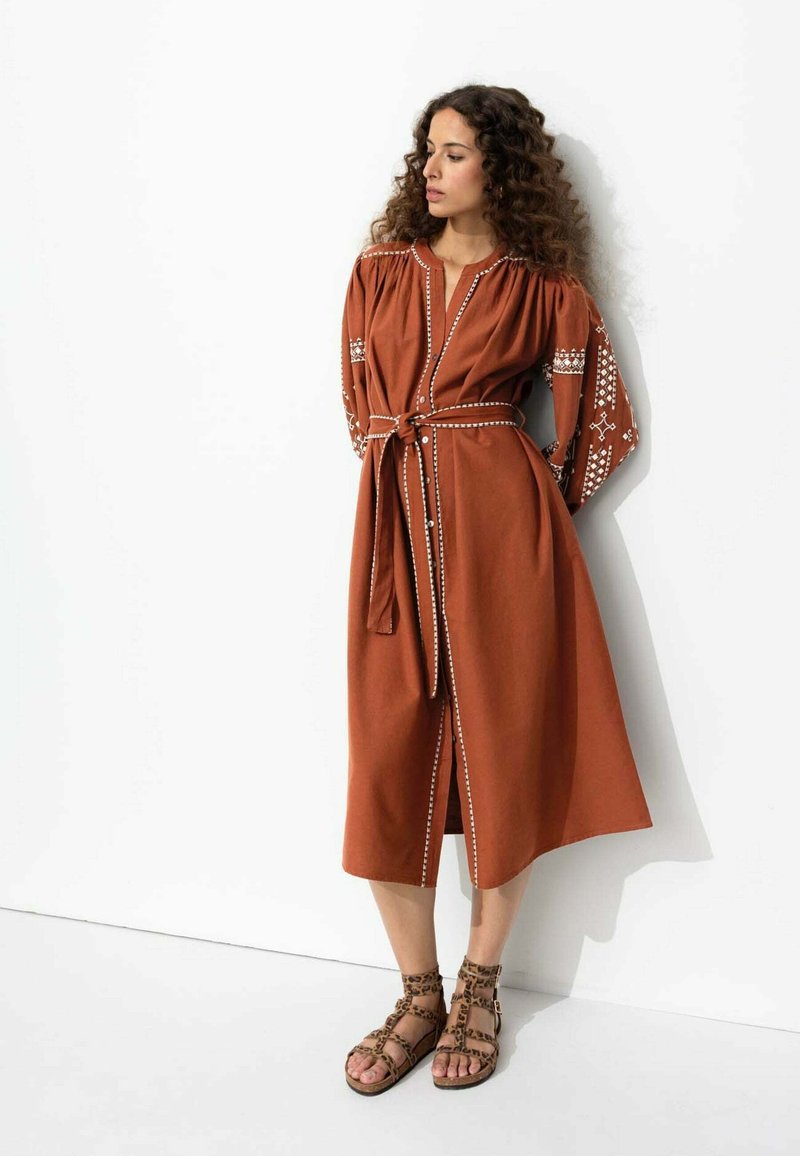 Promod Robe chemise - caramel/marron - ZALANDO.FR